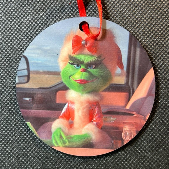 Holiday | Mrs Grinch Passenger Princess Round Christmas Ornament New ...